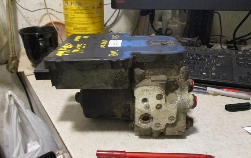1999 2000 2001 Ford F150 ABS Anti-Lock Brake Pump Assembly ID XL14 ...