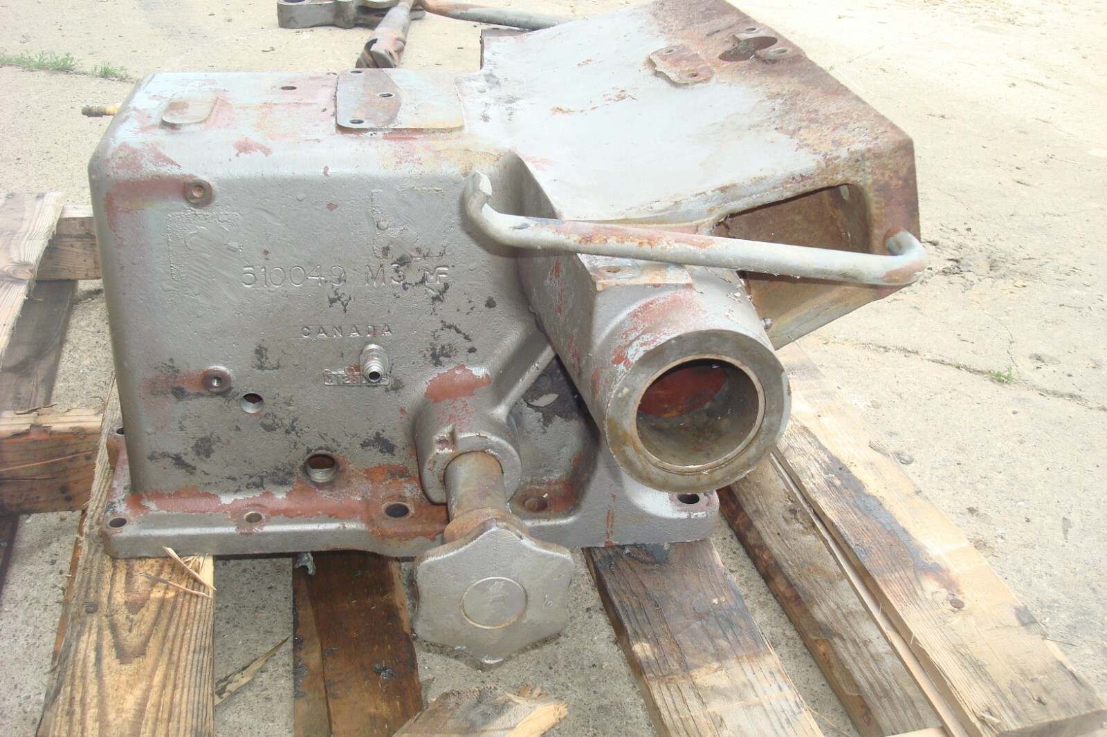 1969 Massey Ferguson 1130 Tractor 3pt Top Cover Housing 1100 | eBay