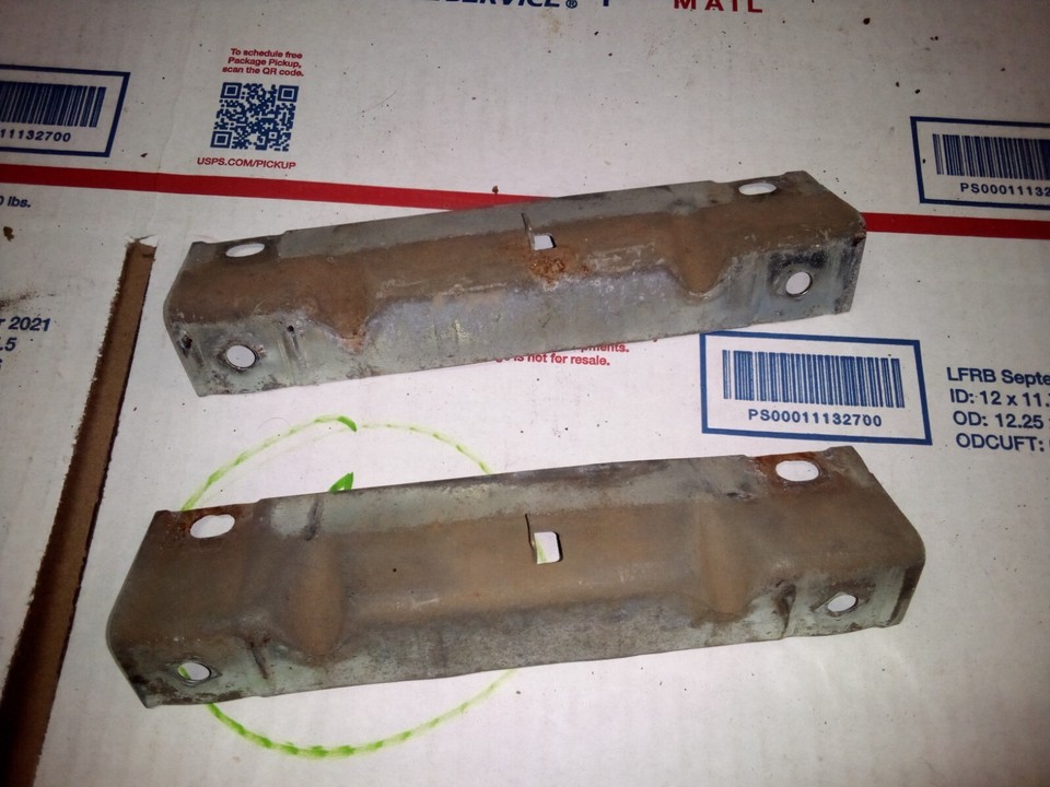 1973-1976 CHEVROLET GMC REAR SUBURBAN 3+3 CREW CAB DOOR PANEL ARM REST ...