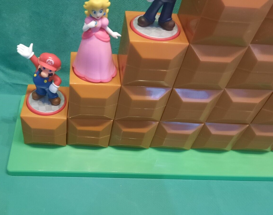 NINTENDO AMIIBO SUPER MARIO END OF LEVEL FLAG POLE DISPLAY STAND | eBay UK