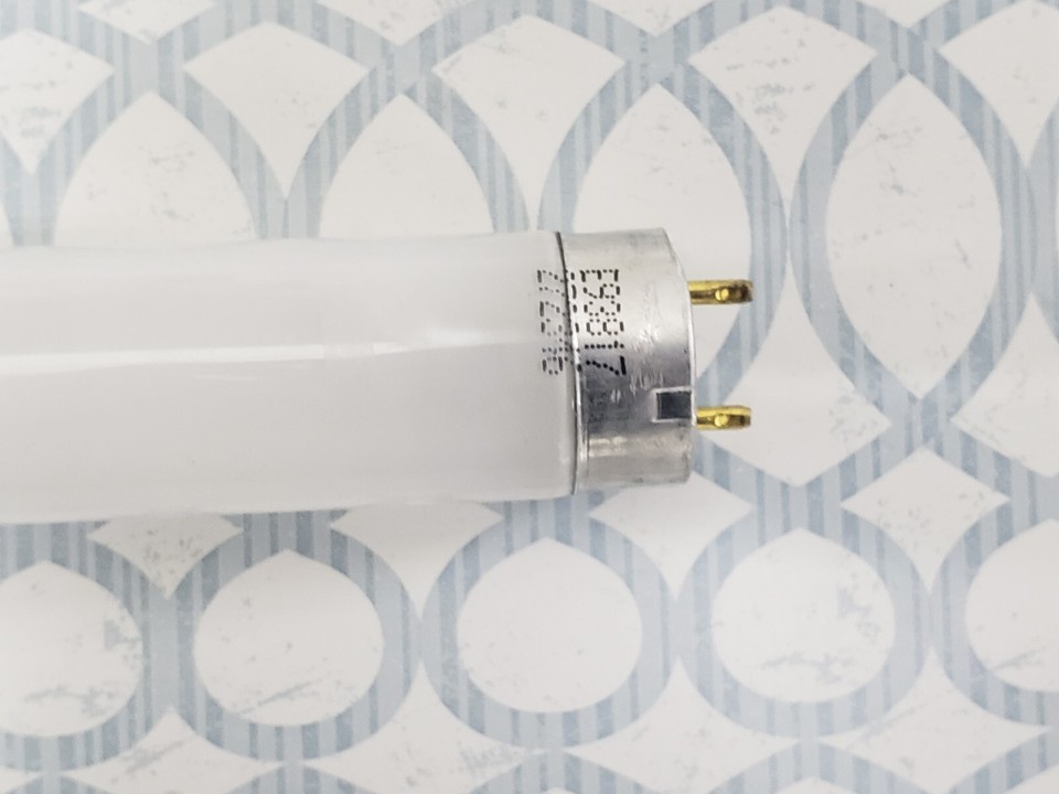 SYLVANIA Fluorescent Light Bulb 18W 28" COOL WHITE F18T8/CW/K28 | eBay