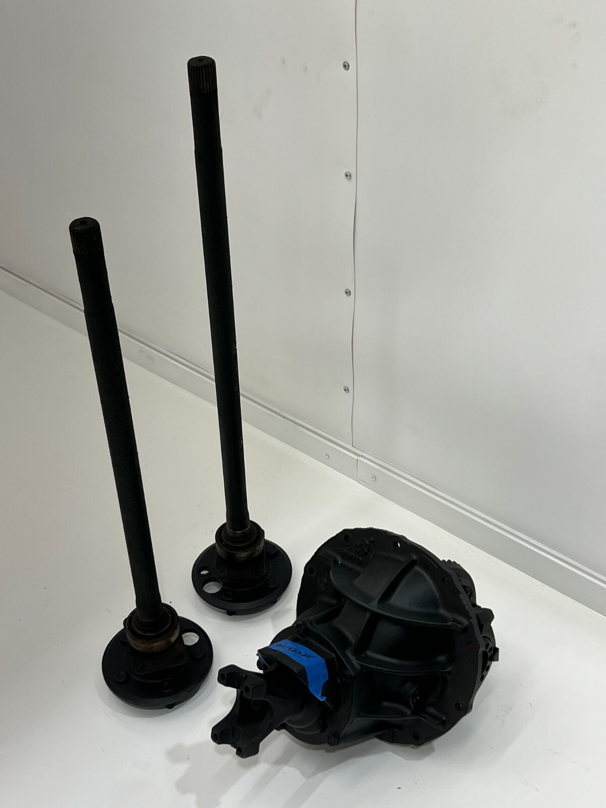 1977 Ford 28 Spline 9" Inch Rear End Center Section & Axles ...