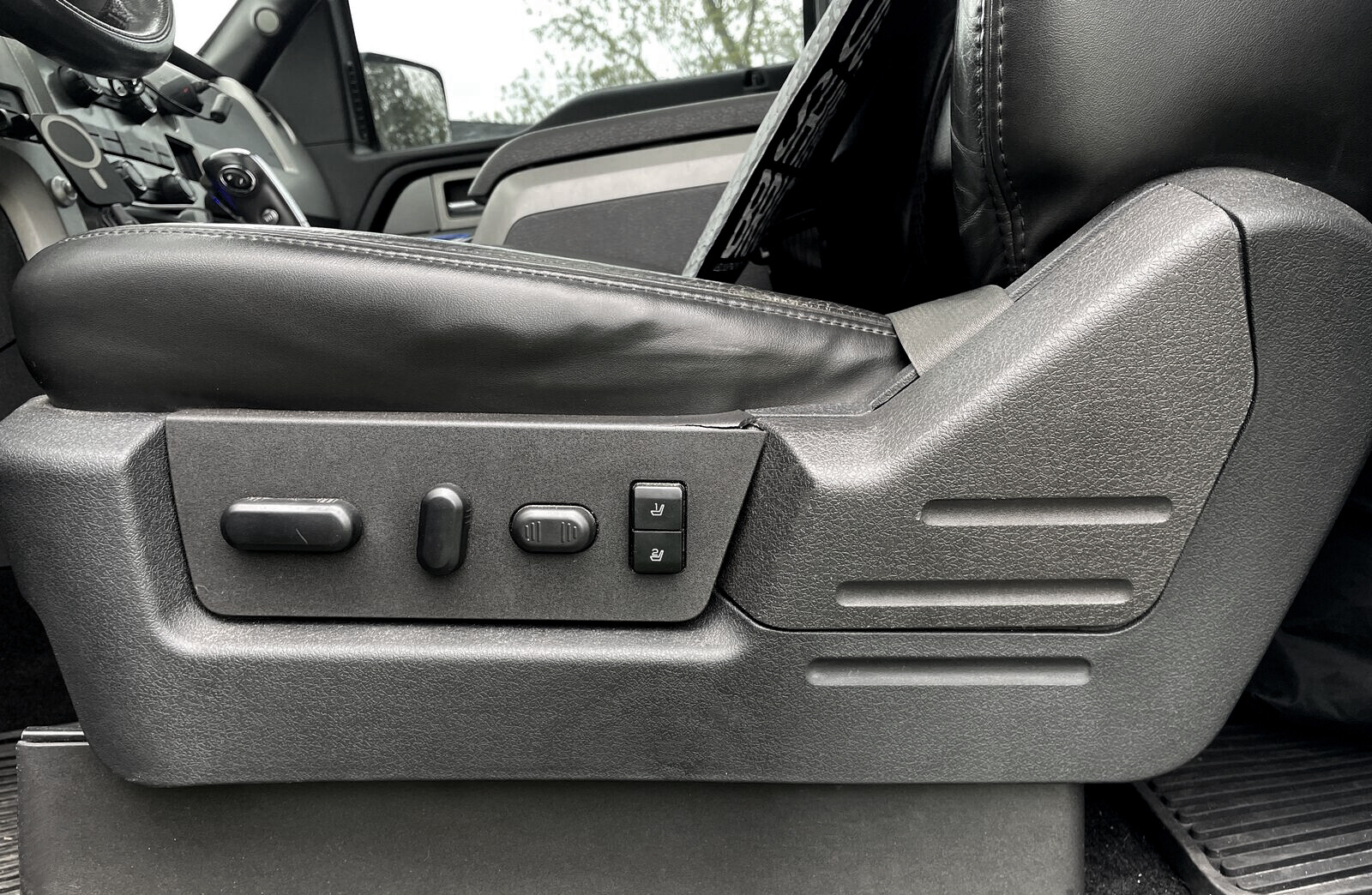 2009-2014 Ford F150 Left Driver Power Seat Valance Panel | Black ...