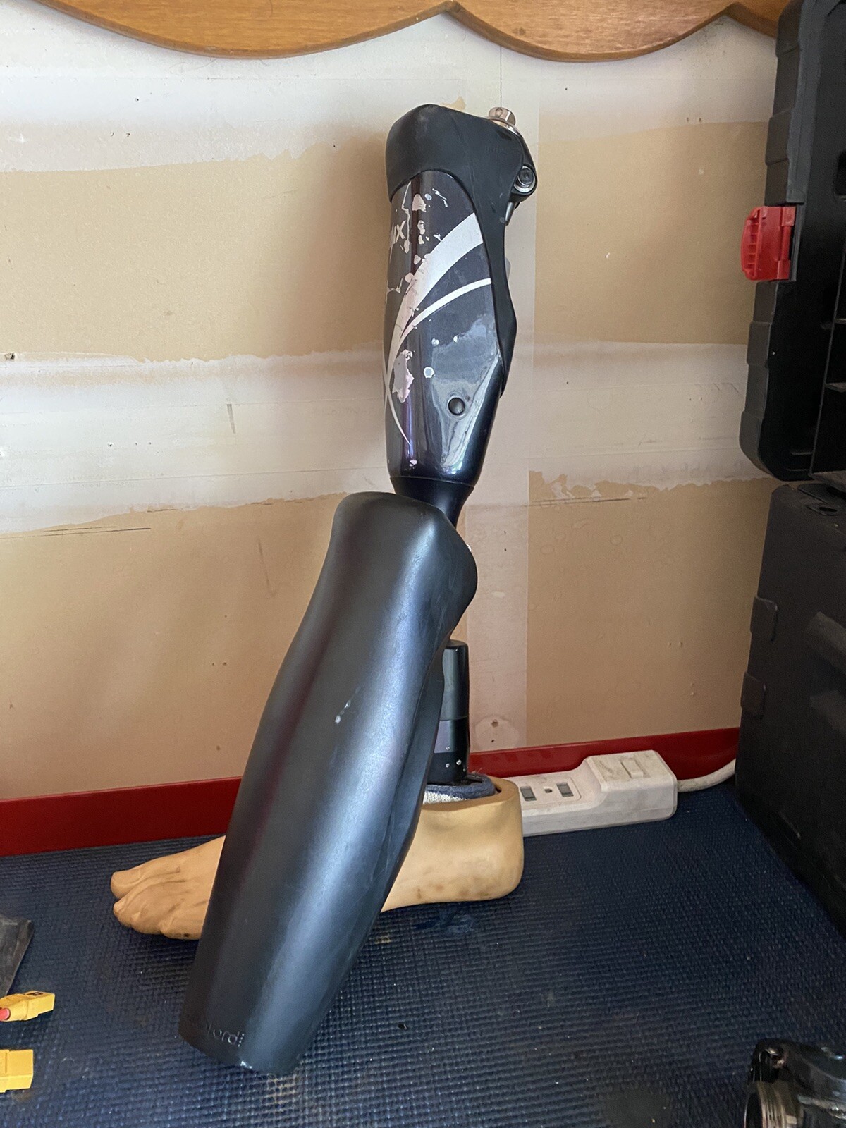 Endolite Blatchford Linx Microprocessor Prosthetic Knee & Foot. Just ...