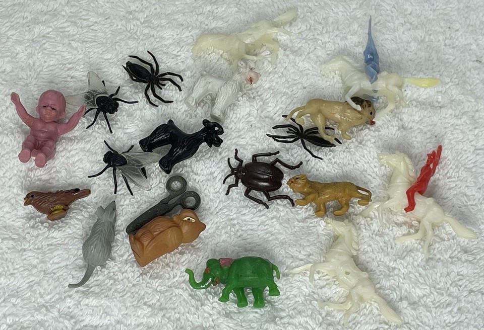 Lot Of 23 Vintage Toy Animals Plastic Gumball Prize Toy Animals Hong ...