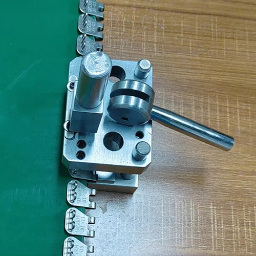 Conveyor belt splicing assembly machine For Flexco Alligator Conveyor ...