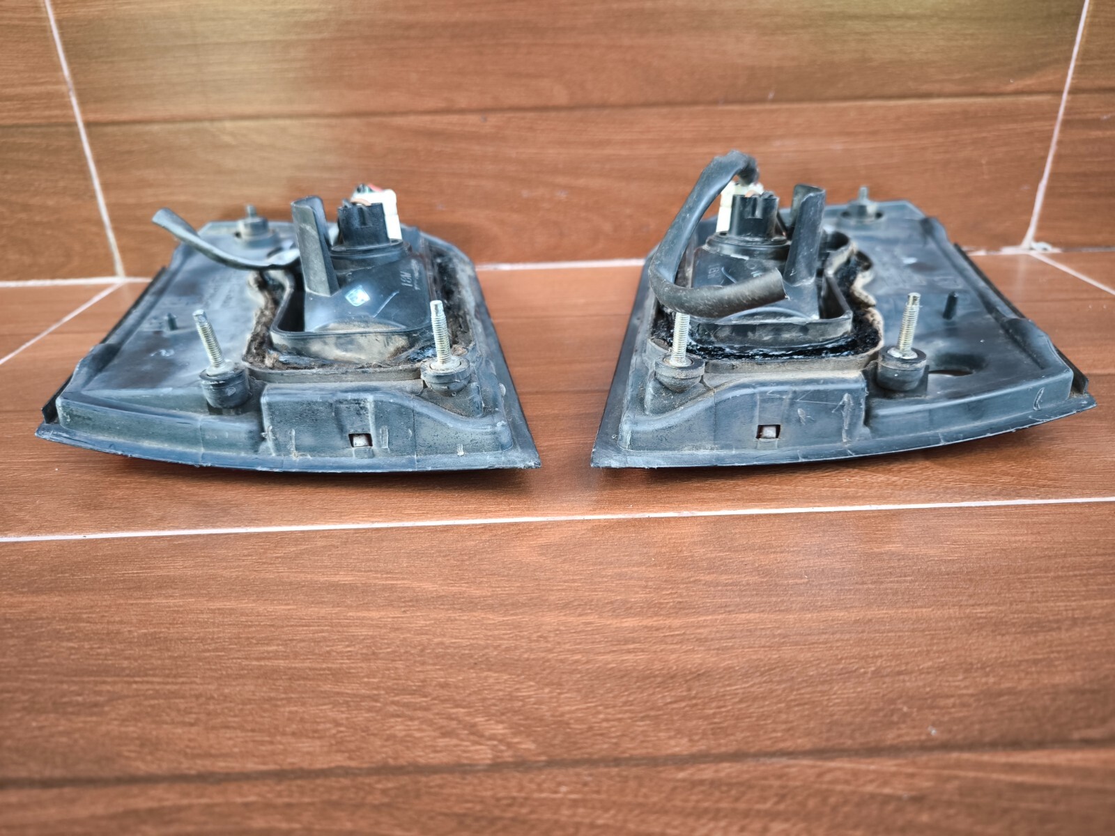Nissan SUNNY B14 1998-2000 INNER TAIL LIGHT RH+LH SIDE (PAIR) ORIGINAL ...