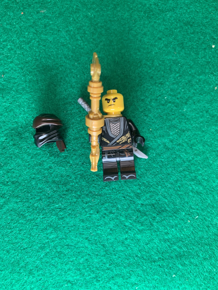 Ninjago LEGO® Cole with Sword Scabbard Legacy Black Ninja Minifigure ...
