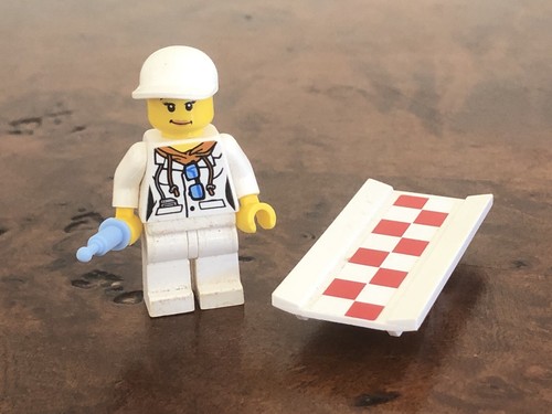 LEGO Minifig Minifigure Doctor Paramedic Ambulance hospital wardsman ...