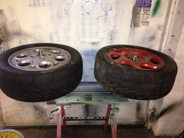 2x Alloy Wheel Repair Paint Stand Holds 4 Wheels & Tyres Painting ...