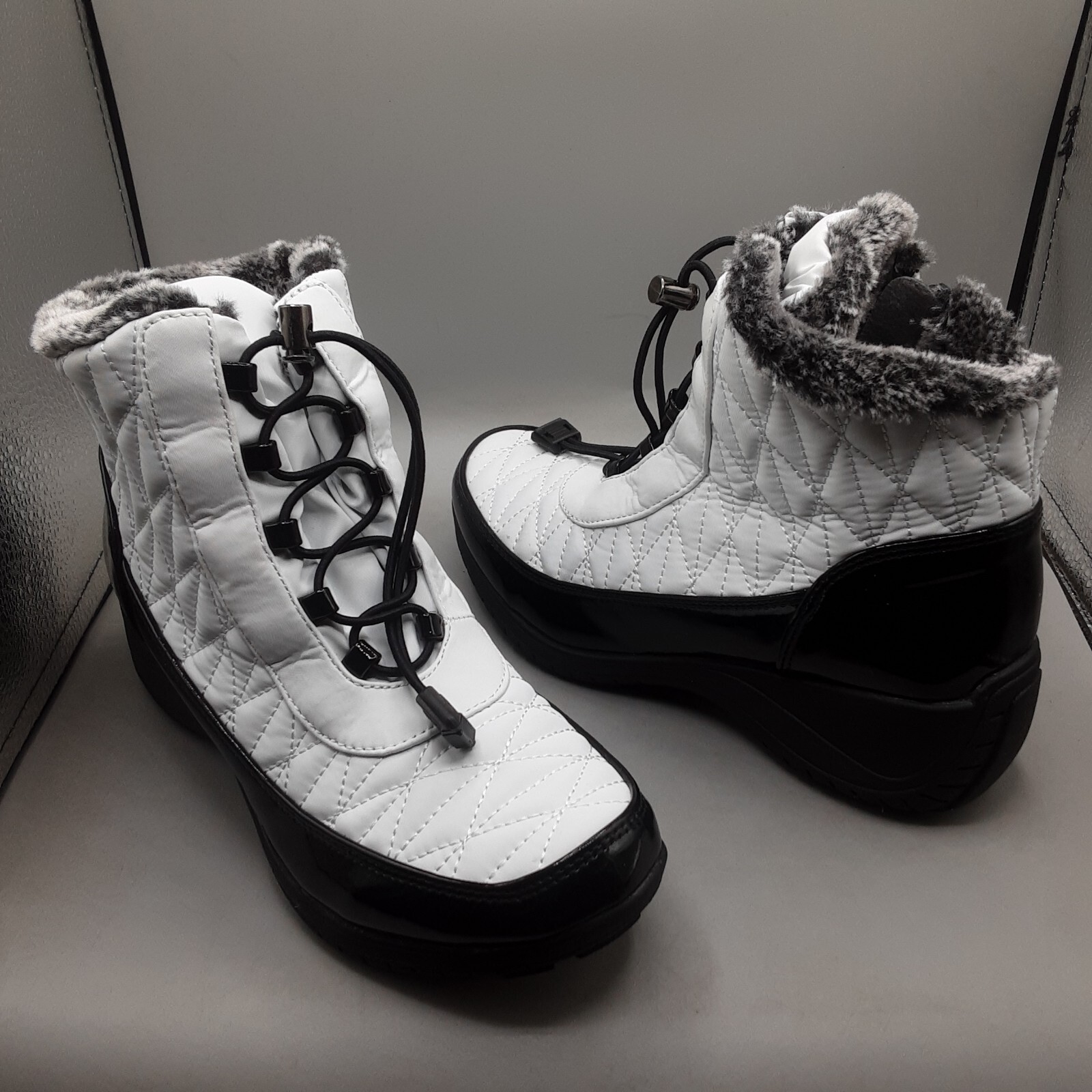 Khombu Molly Boots Women's 6.5M White Black | eBay