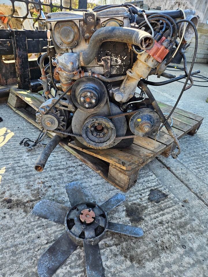 Mercedes M110 280 Engine SL SLC R107 6 Cyl 2.8L Engine & 4sp gearbox ...