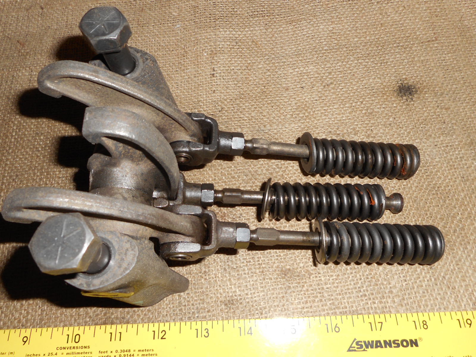 1 Rocker Arm Assembly From V71 Series Detroit Diesel Engine 8V71 6v71 ...