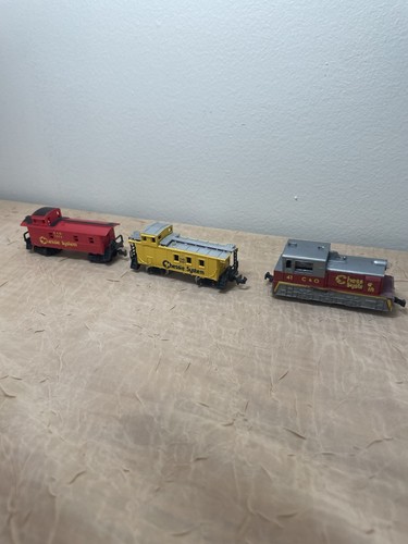 3 N Scale Chessie System C&O Model Trains, 1 Red & Grey Locomotive, 2 ...