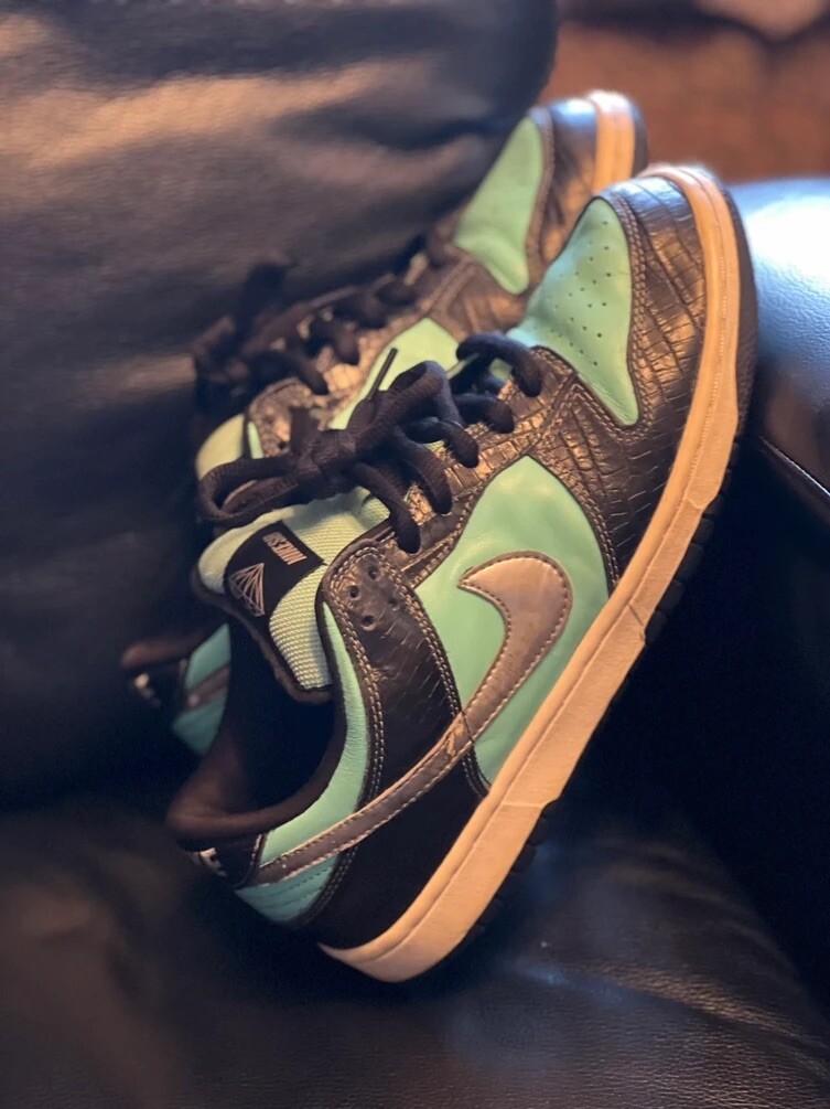 Nike SB Dunk Low Pro x Diamond Supply Co. Tiffany 2005 - 9.5 Nike SB Dunk Low Pro x Diamond Supply Co. Tiffany 2005 - 9.5