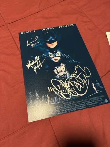 Michael Keaton, Michelle Pfeiffer, Danny DeVito Autograph 8x12 Photo w ...