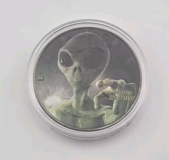 2017 Liberty Alien Glow In The Dark Silver Coin UFO ASE Color And Glow ...