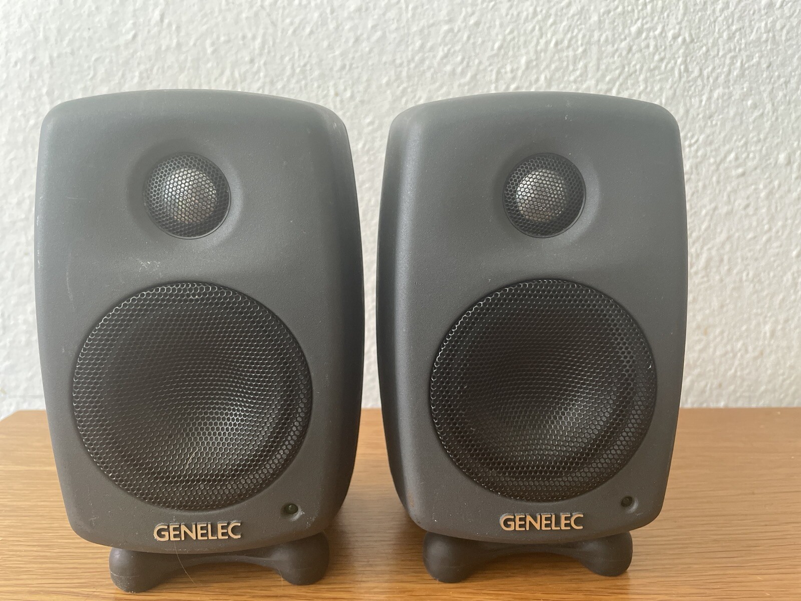 2 x Genelec 6010 A, light weight studio monitors. Used | eBay
