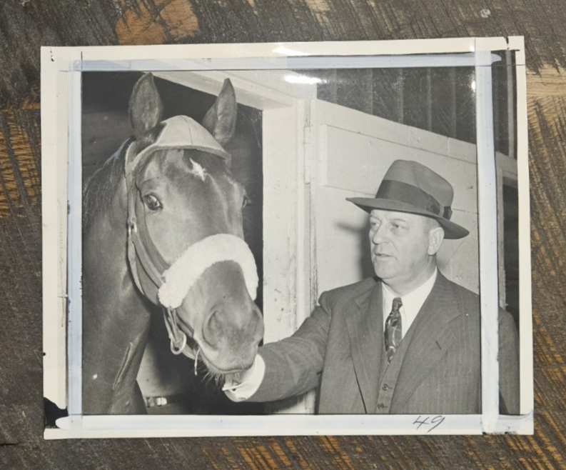 1943 Press Photo - Count Fleet and Trainer Don Cameron at Pimlico ...
