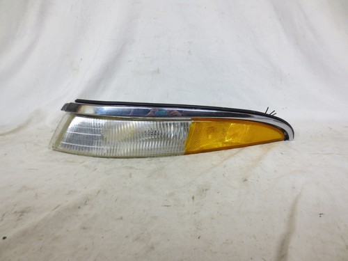 93-96 Lincoln Mark VIII 8 marker signal light LH drivers side ~ 004 11 ...