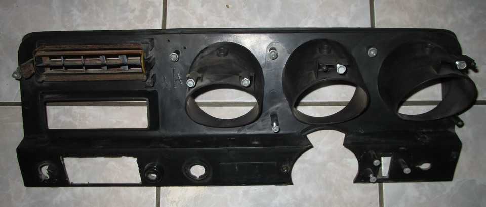 1970-72 PONTIAC GTO Le MANS T-37 GT-37 A/C DASH BEZEL WITH CENTER VENT ...