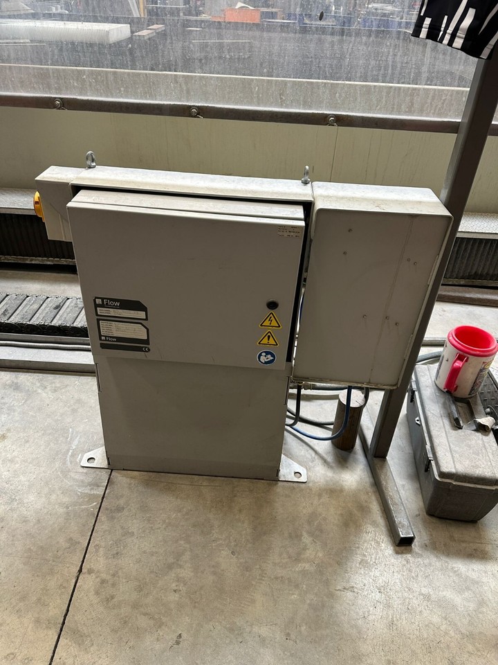 2013 Flow Mach 4 4040c CNC Waterjet XD Head 13x13 Table Size | eBay