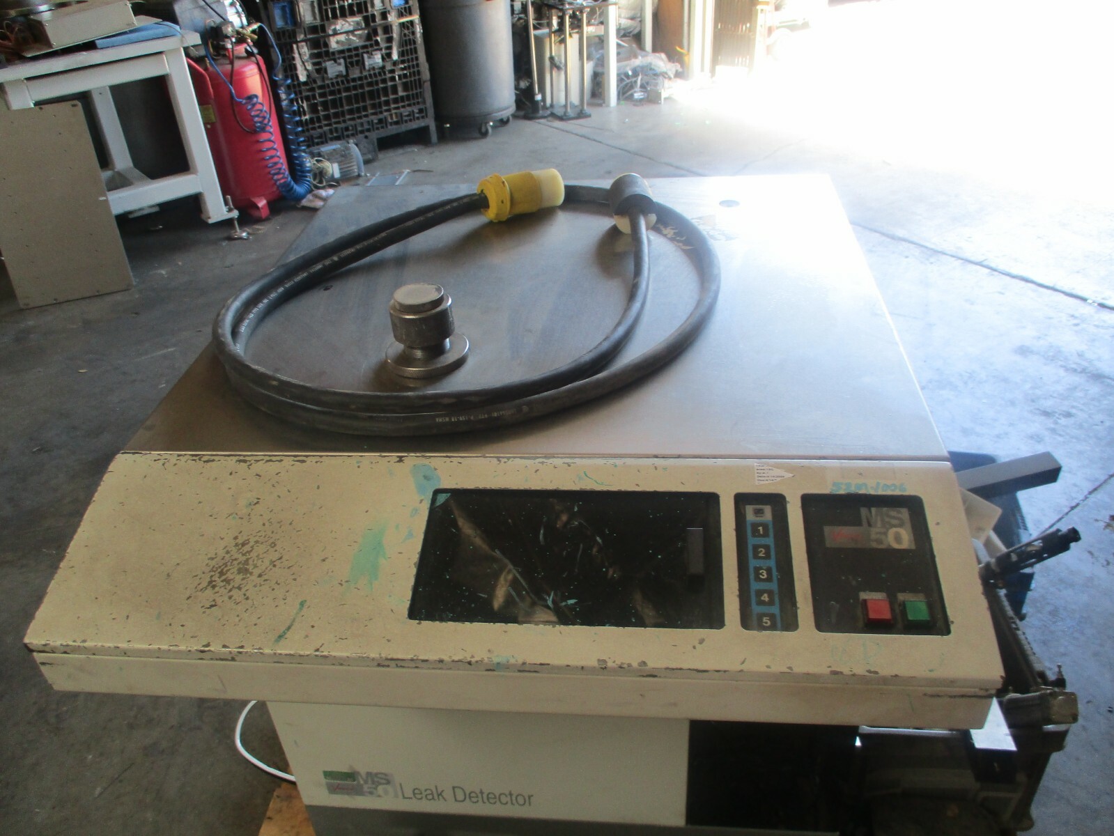 Veeco / Vacuum Instruments Corp Model: MS50 Leak Detector