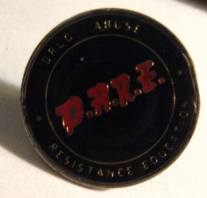 D.A.R.E. Lapel Pin - Vintage Drugs Drug Abuse Resistance Education DARE ...