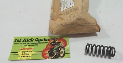 NOS YAMAHA YZ125 SC500 RD250 MX360 IT175 R5C TA125 Spring 90501-20123 ...