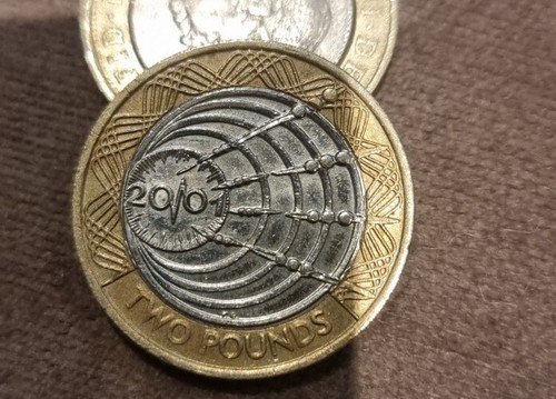 UK £2 Pound Coin 2001 Marconi 1st Wireless 2 different queen face young ...