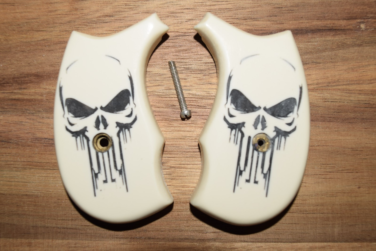 NEW DESIGN! .22 Mag North American Arms Oversized Scrimshaw "The ...