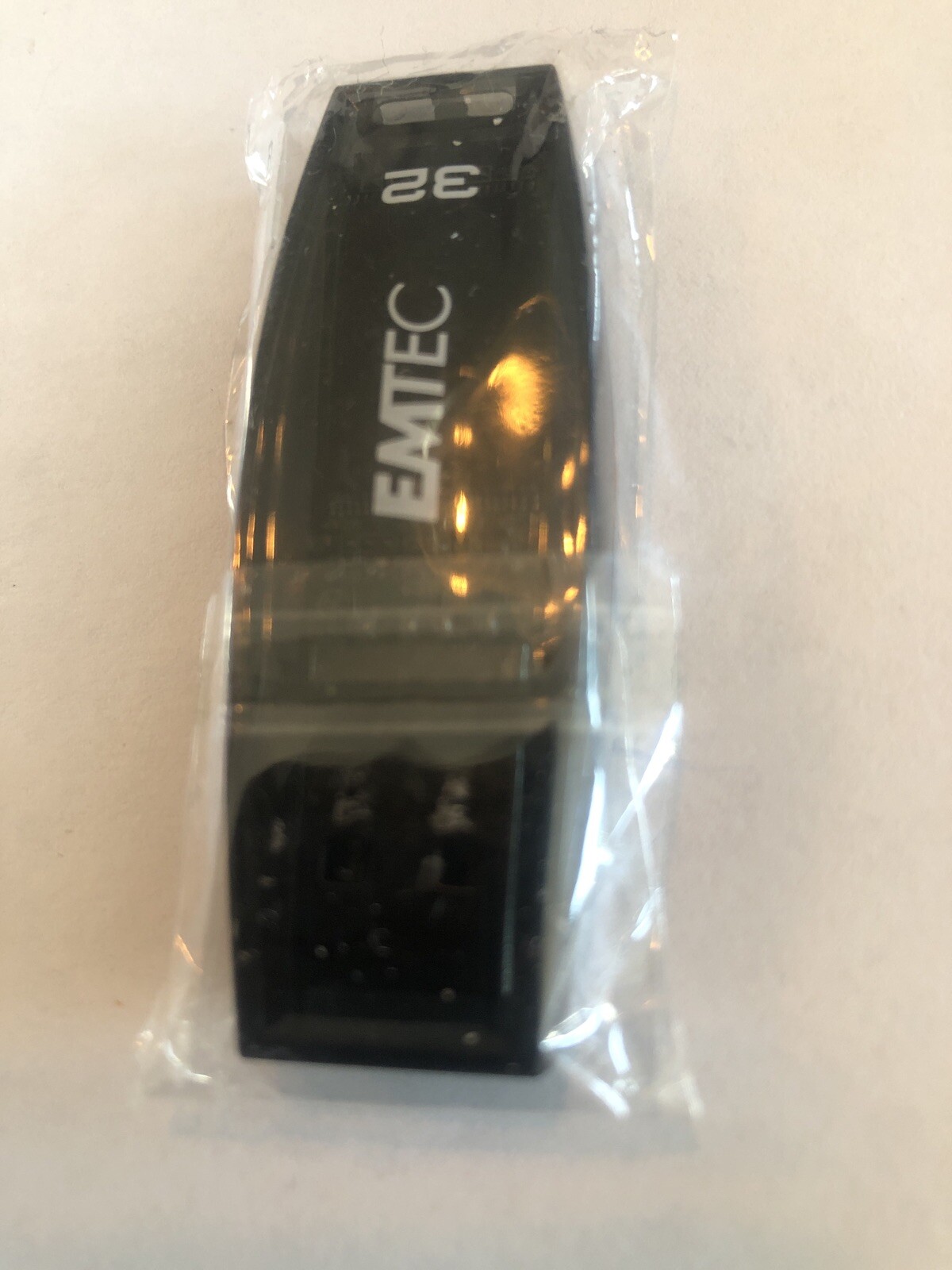 EMTEC ECMMD32GC410 ( Lot of 2 ) USB FLASH In BLACK ONLY ... Brand New ...