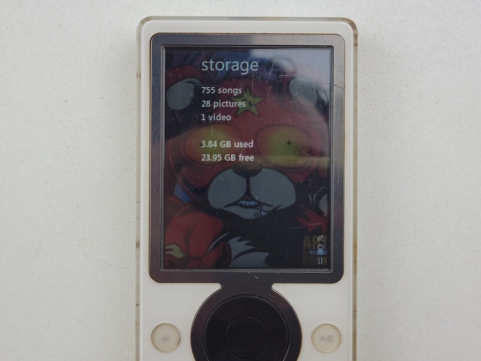 Microsoft Zune 30 Digital Media MP3 Player (1090) 30GB - White - TESTED ...