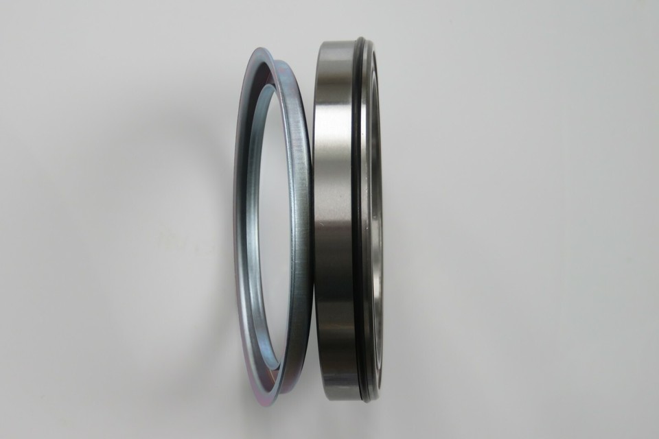 GM Pontiac Vibe Bearing & Deflector Coupling | 19205423 19205171 ...