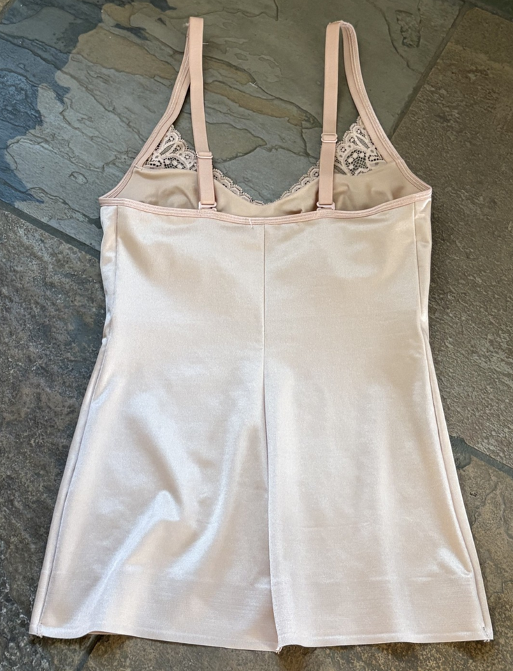 RUBY RIBBON Size 36 Lace Neckline Cami Adjustable Straps Molded ...