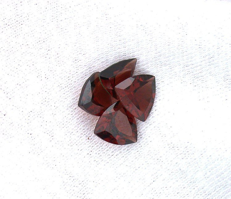 ONE 7mm Garnet Trillion Trilliant Triangle Gem Stone Gemstone Natural ...