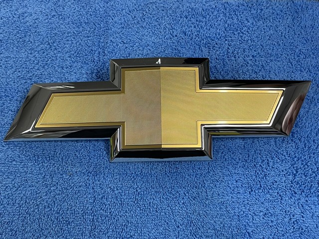 OEM 2019 Chevrolet Silverado Bowtie Front Grille Emblem 23400420 for ...