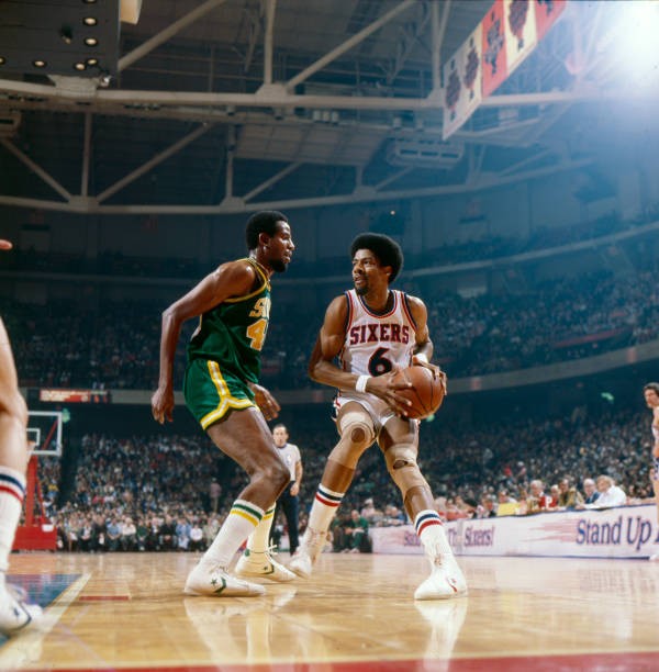 Philadelphia 76ers Julius Erving vs Seattle SuperSonics Bruce Seal- Old ...