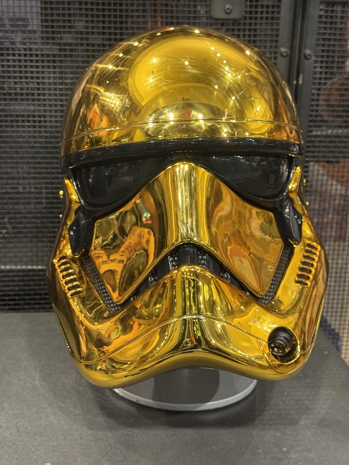 2026 Star Wars Galaxys Edge Commander Pyre Gold Voice Changing Helmet ...