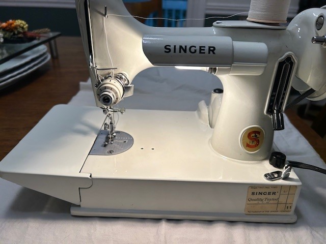 Vintage Singer 221K Featherweight Sewing Machine - White with White ...