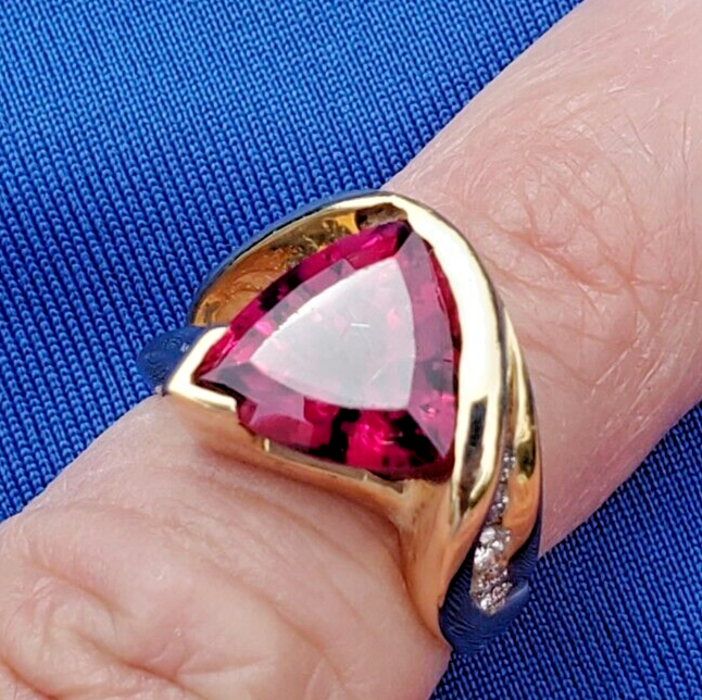 Red Garnet Diamond Enagement Ring Elegant ORIGINAL Design Statement ...