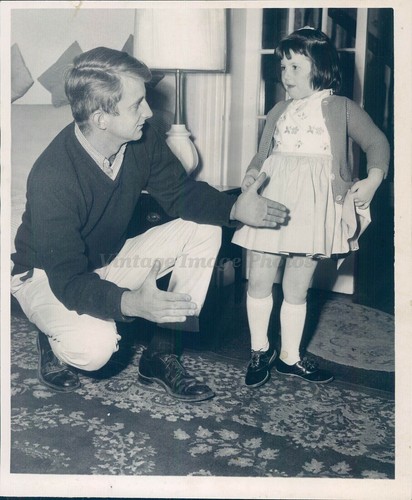 1965 Photo Press Phil Clegg Nancy McClelland Niece Dolphin Service ...