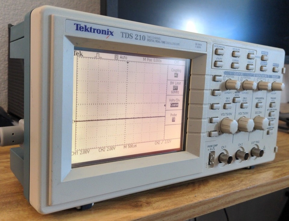 Tektronix TDS 210 60MHz Digital Oscilloscope TDS210 with probes | eBay