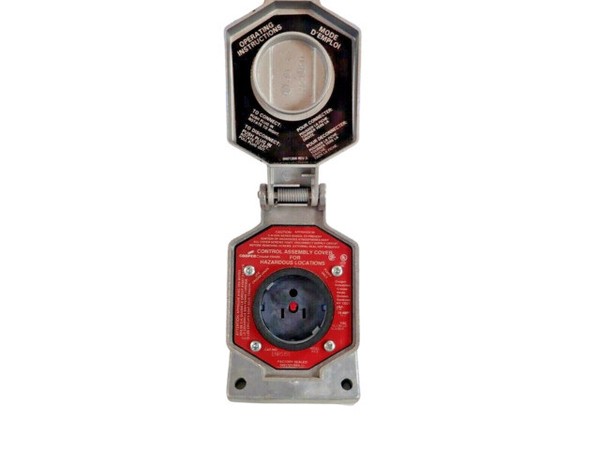 Eaton Crouse-Hinds ENR5151 15 Amp 125 VAC Value Receptacle for sale ...