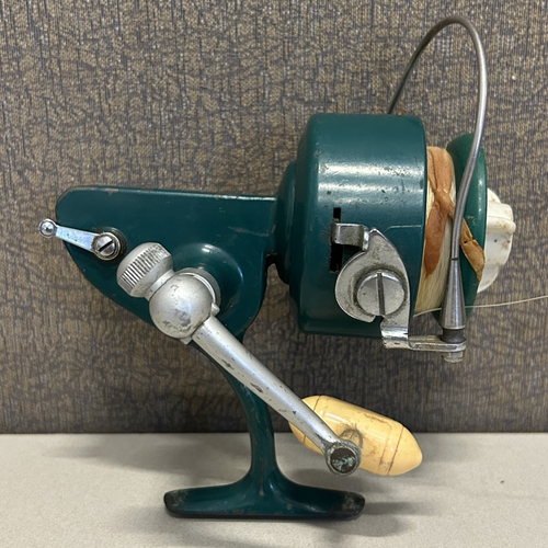 Vintage Penn 710 Fishing Spinning Reel Green “Greeny” | eBay
