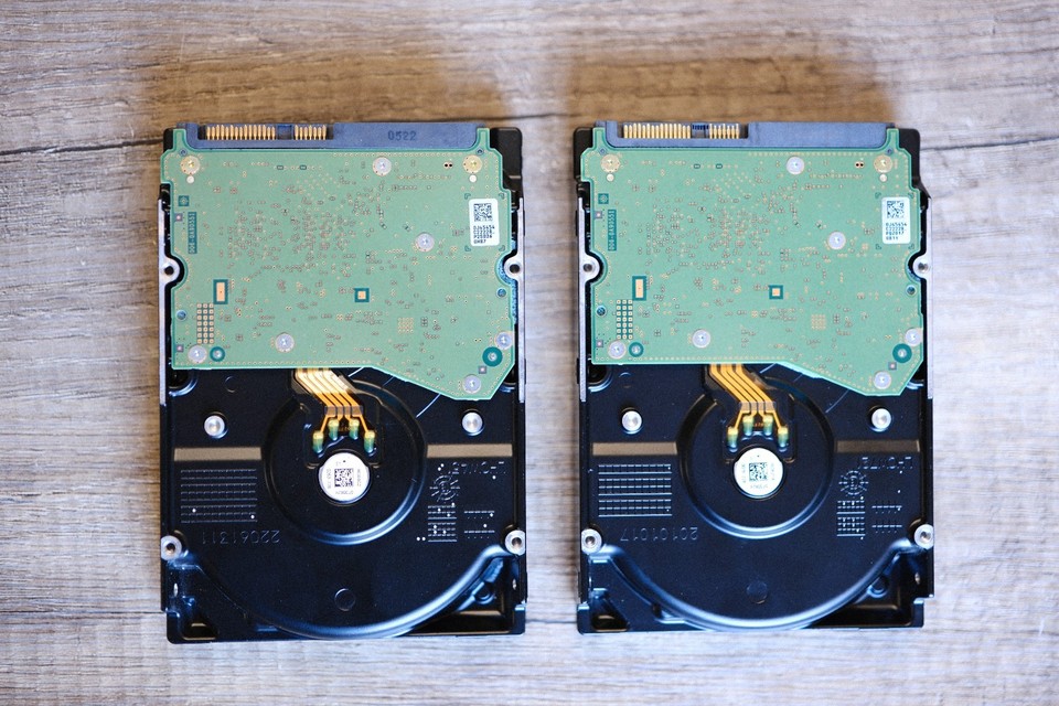 2x (24TB) HDD Western Digital HC520 12TB SAS 12G (0F29540 ...