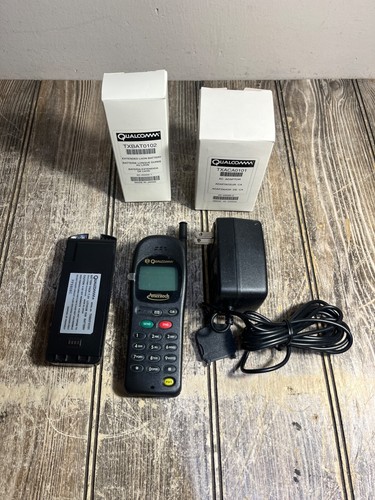 Vintage, Qualcomm (QCP-820) Ameritech 800 MHz Digital/Analog Phone-AS ...