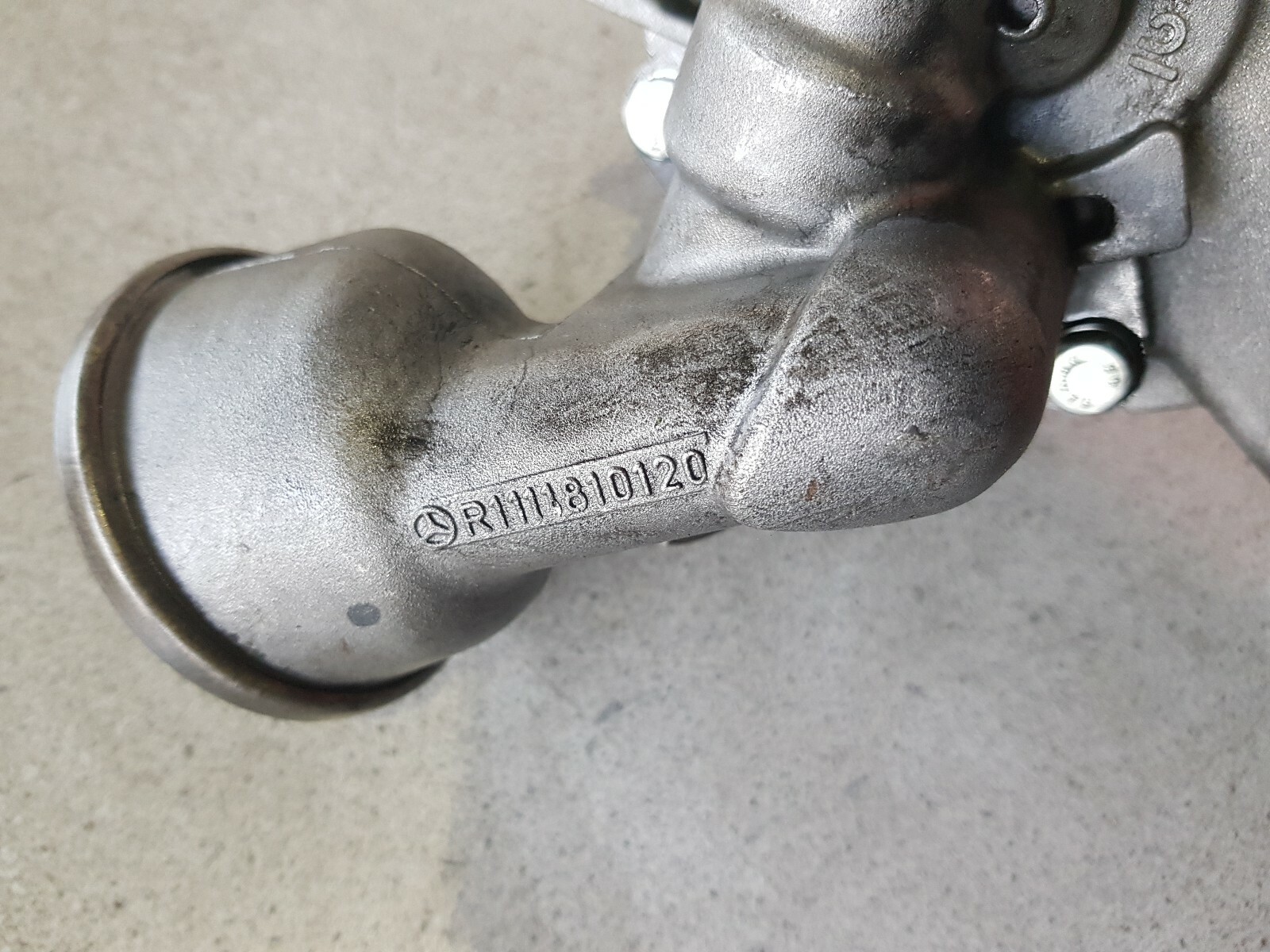Ölpumpe Mercedes-Benz W202 W210 220D 70kw 95ps r1111810120 6041810401 ...