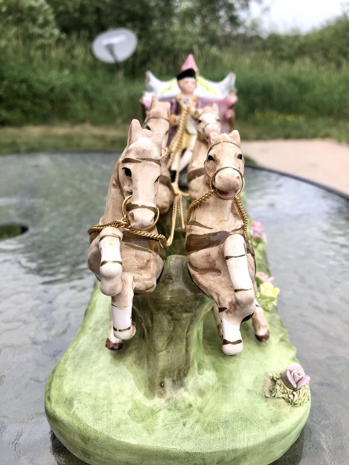 Vtg CAPODIMONTE ITALY Porcelain Cinderella Stagecoach Carriage with ...