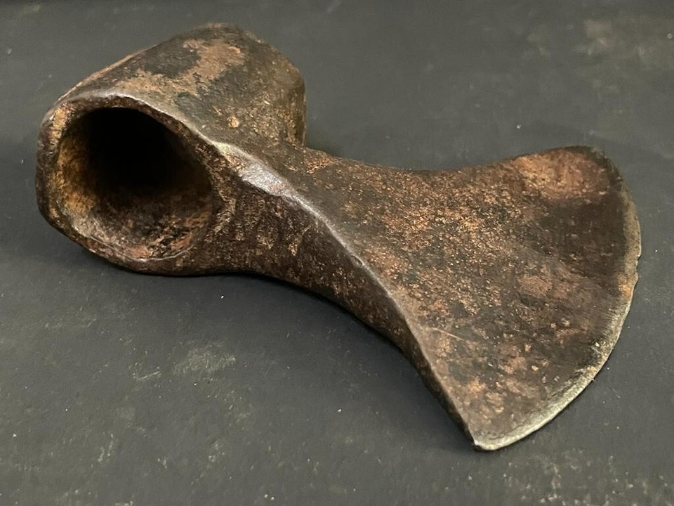 OLD VINTAGE HAND FORGED RUSTIC SOLID IRON AXE HATCHET /AXE HEAD WOOD ...